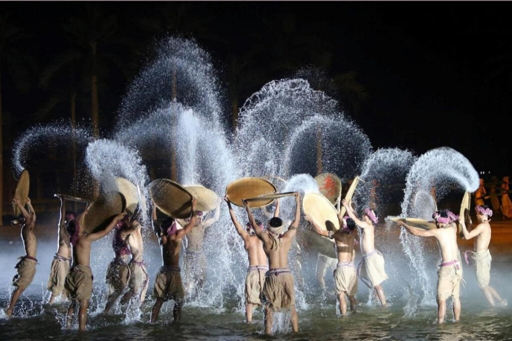 Hoi An Memories Show: The Best of Hoi An Impression Theme Park ...